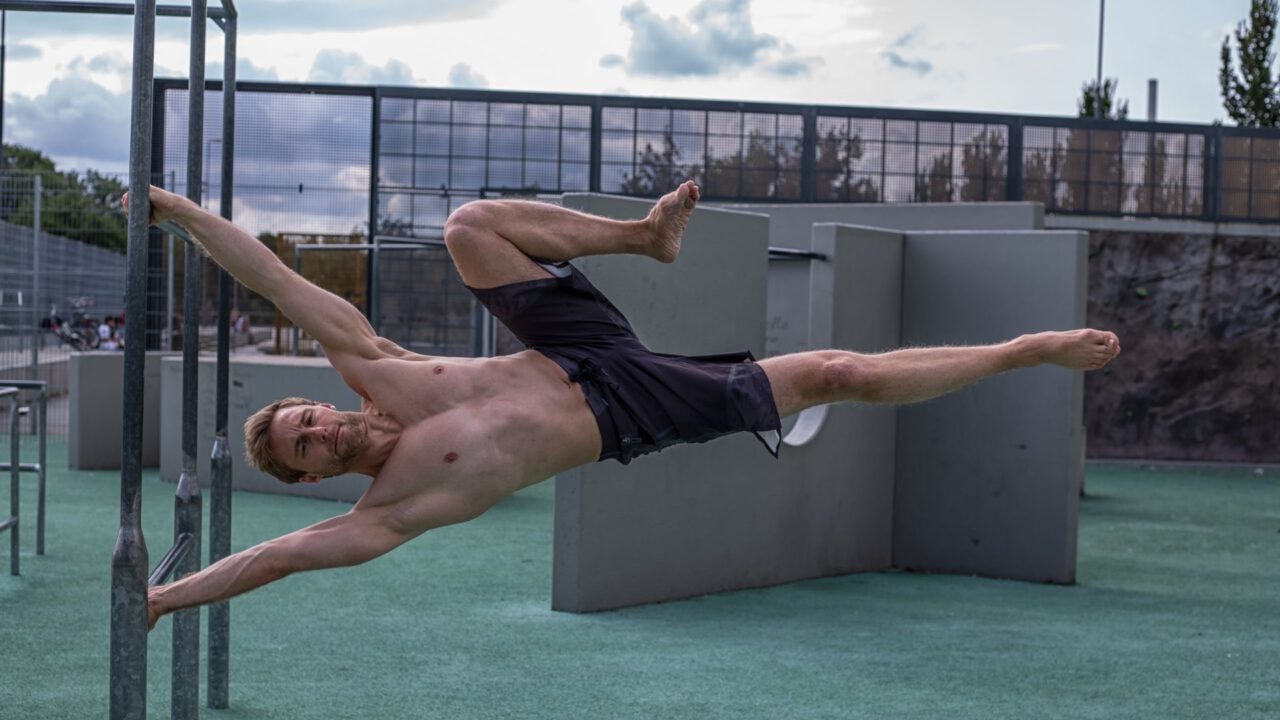 Human Flag Training: So lernst du die menschliche Flagge