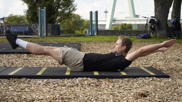 Hollow Body Hold – Die beste Bauchmuskelübung überhaupt - Allround ...