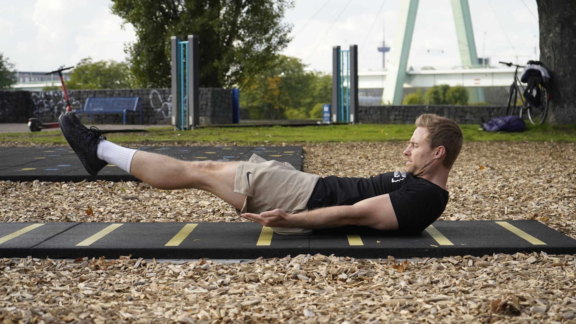 Hollow Body Hold – Die beste Bauchmuskelübung überhaupt - Allround ...